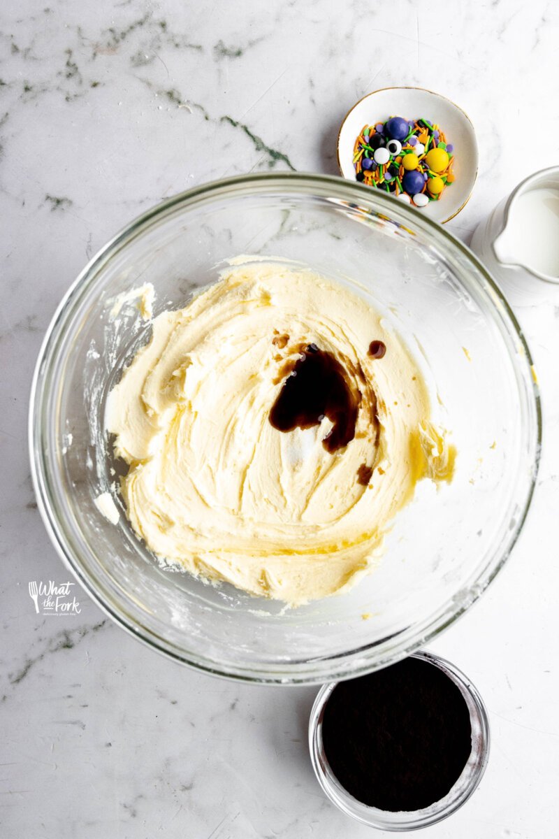 How to Make Black Frosting (American Buttercream) - What the Fork